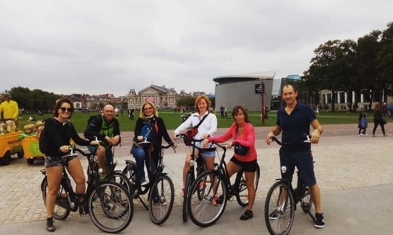 Amsterdam bike tour with a French-speaking guide local! - Exploring Amsterdam on Two Wheels: A Review of the Bike Tour with French Guide