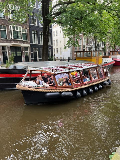 Amsterdam: Boat Tour with Optional Unlimited Drinks - Key Points