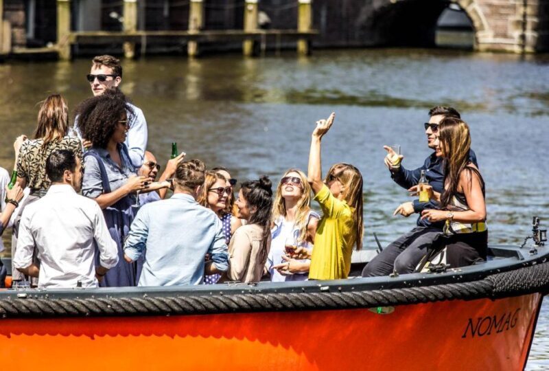 Amsterdam: Canal Belt Private Beer Boat Tour - The Experience in Detail