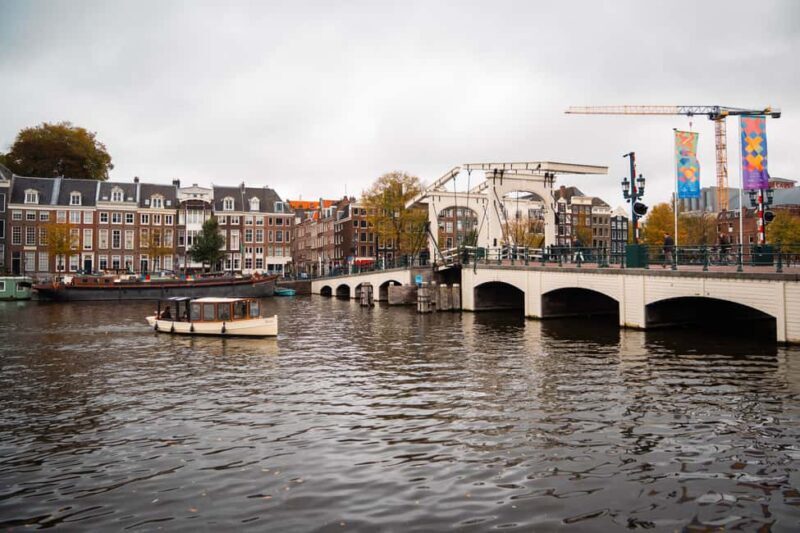 Amsterdam Canal Boat Tour with Live Guide - Why the Price Is Actually a Good Deal