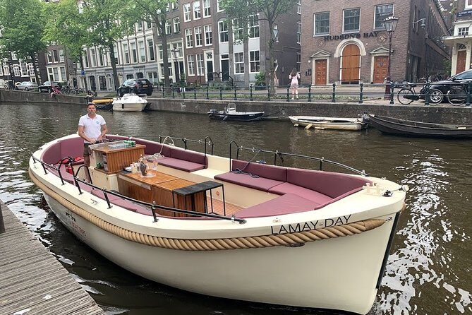 Amsterdam canal cruise in open boat  Guided tour - Who Should Book This Tour?