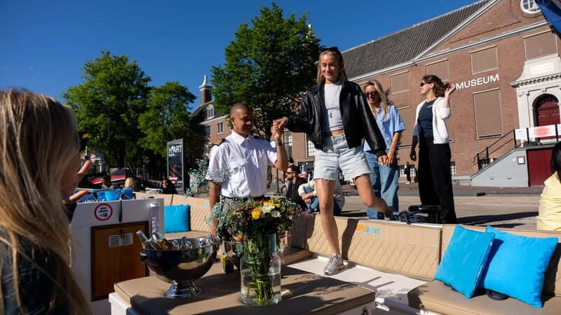 Amsterdam: Canal Cruise in Open Boat with Drink Option - Key Points
