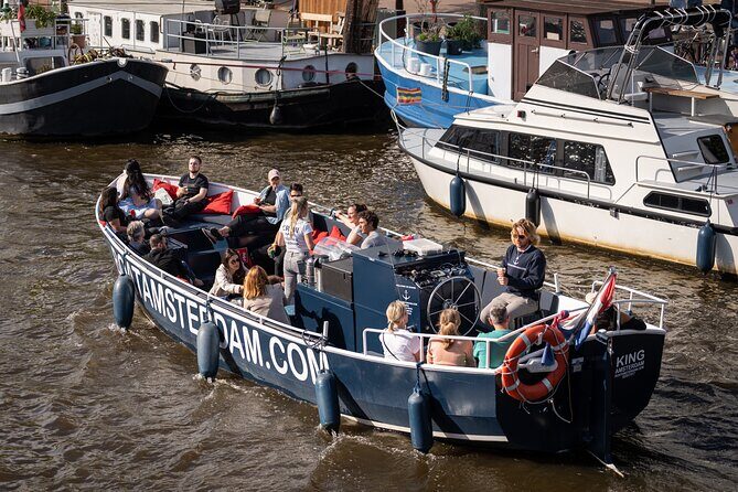 Amsterdam Canal Cruise with Live guide & Two drinks - Central St. - Key Points