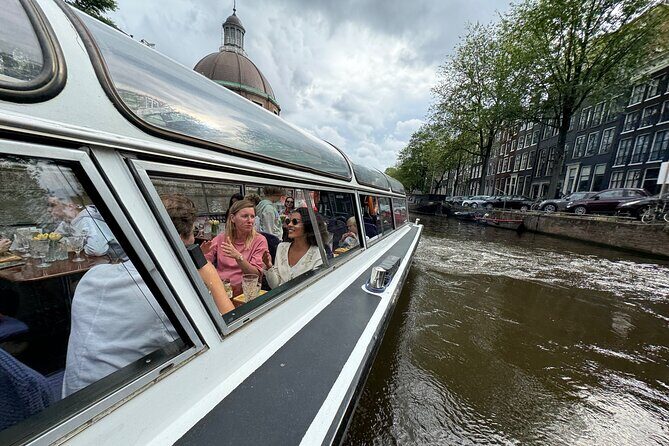Amsterdam Classic Canal Cruise with Live Guide and Two Drinks - An Authentic Look at the Itinerary and Experience