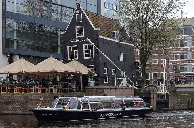 Amsterdam Classic Canal Cruise with Live Guide - FAQ