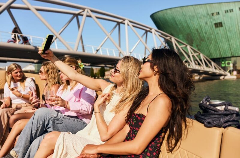 Amsterdam: Evening Candle Light Cruise With Wine & Cheese - The Experience: A Closer Look at the Itinerary and What You’ll See