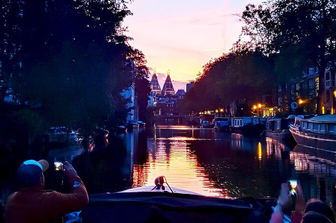 Amsterdam Evening Cosy & Small Cruise & Drinks and Bites - Sunset - FAQs