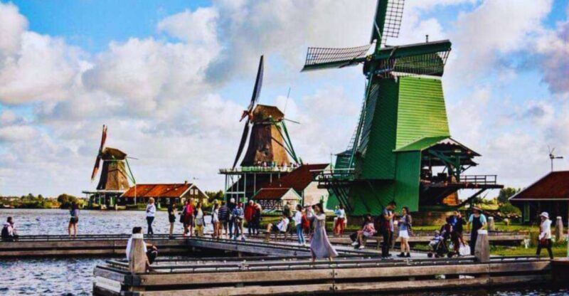 Amsterdam: Giethoorn and Zaanse Schans Windmills Day Tour - Discovering the Magic of Giethoorn