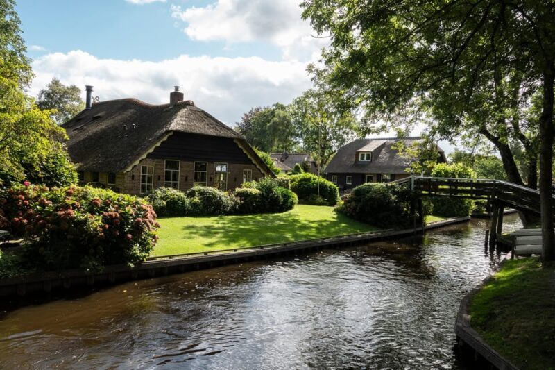 Amsterdam: Giethoorn Tour Scenic Cruise, Cheese & Free Time - Why This Tour Works