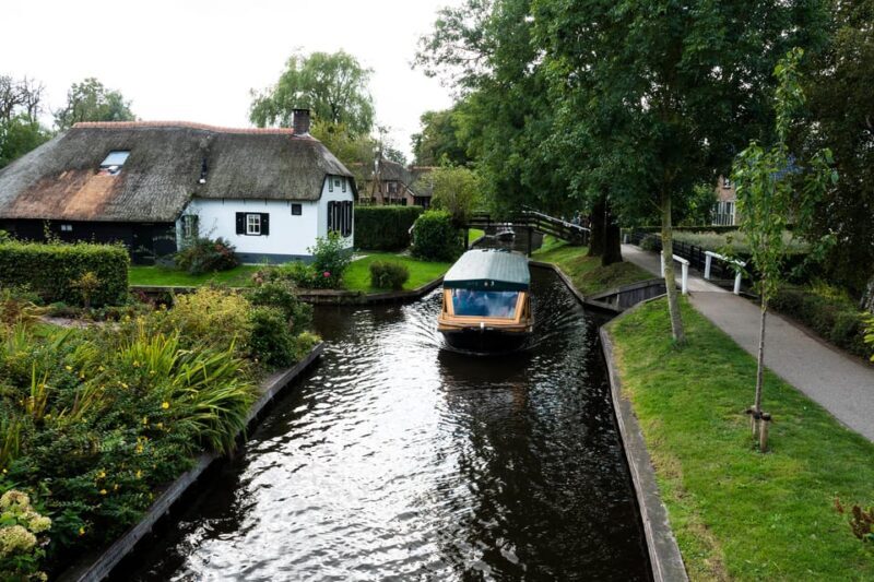 Amsterdam: Giethoorn Tour Scenic Cruise, Cheese & Free Time - Who Should Book This Tour?