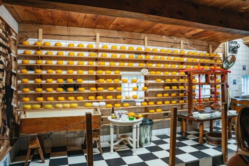 Amsterdam: Giethoorn, Volendam, and Zaanse Schans Tour - Practicality and Comfort