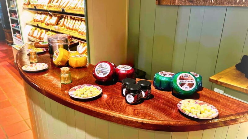 Amsterdam: Giethoorn & Zaanse Schans Small Group Day Trip - Key Points