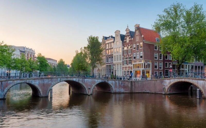 Amsterdam: Haunted History and Ghost Walking Tour - Key Points
