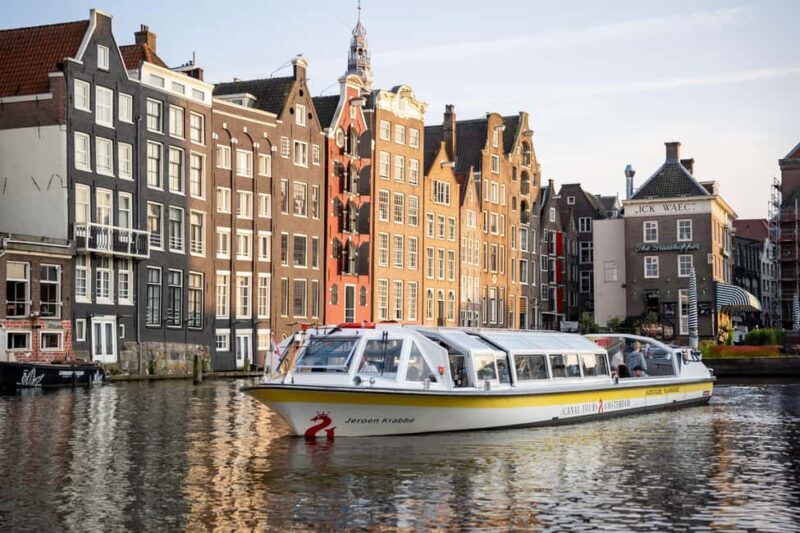 Amsterdam: Heated Canal Cruise Including Audioguide - Key Points