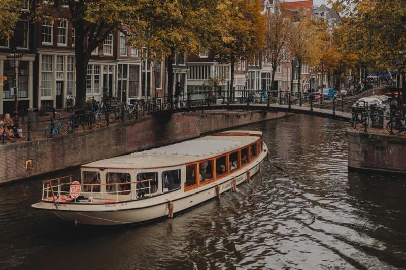 Amsterdam: Heated Canal Cruise with Unlimited Drinks & Bite - FAQ