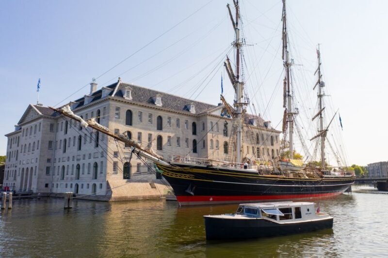 Amsterdam: Historic Boat Cruise with open bar and nibbles - Key Points