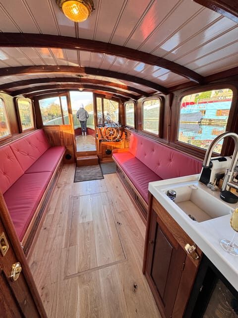 Amsterdam: Historic Boat Cruise with open bar and nibbles - The Itinerary in Detail