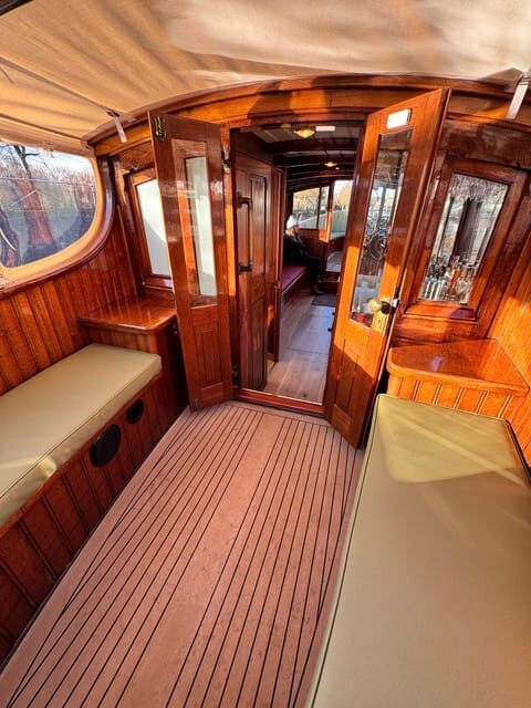 Amsterdam: Historic Boat Cruise with open bar and nibbles - FAQs