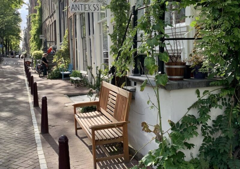 Amsterdam: Jordaan District Tour with a German guide - The Courtyards as Tulip Mania Remnants