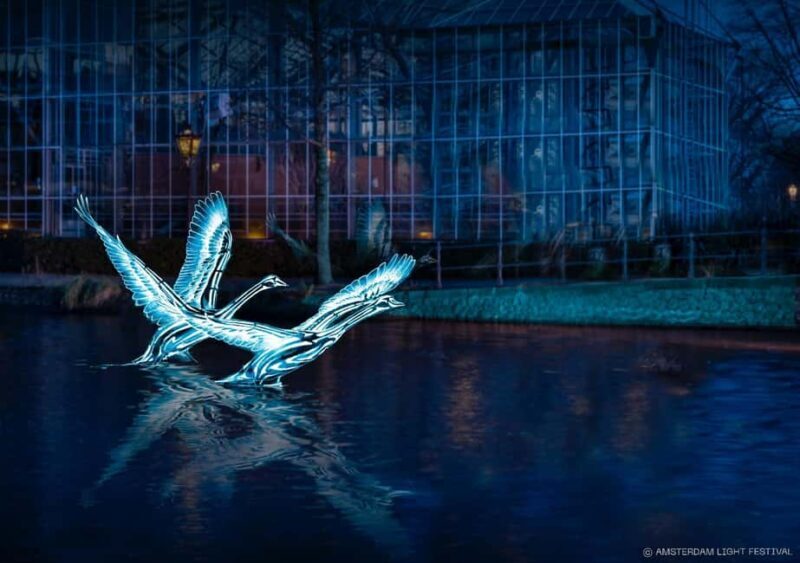 Amsterdam: Light Festival Boat+Unlimit.Drinks & Snack Option - Key Points