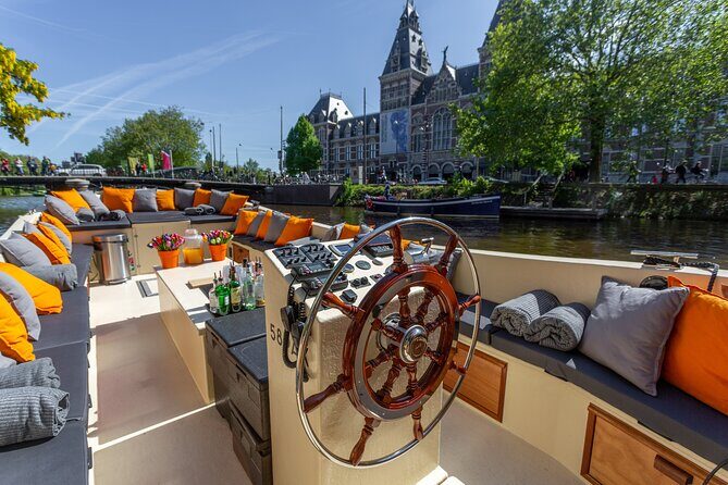 Amsterdam Light Festival: Saloon Boat Cruise + Hot Drinks & Bite - What Makes the Amsterdam Light Festival Cruise Special?