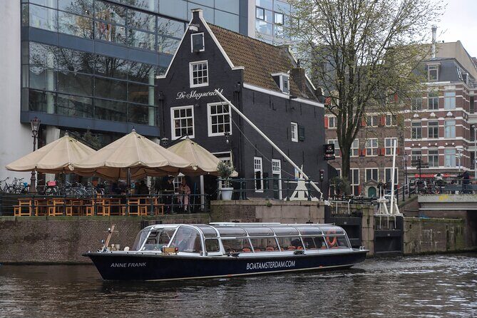 Amsterdam Live Guided Sightseeing Canal Cruise - FAQ