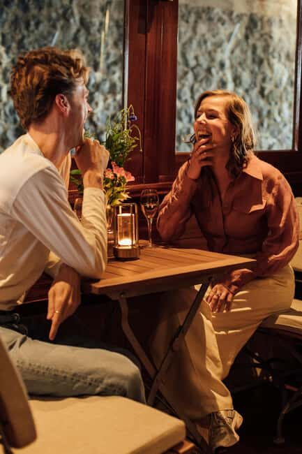 Amsterdam: Luxury Saloon Boat Cruise with Cocktails & Waffle - An Authentic Amsterdam Canal Cruise with a Luxurious Twist