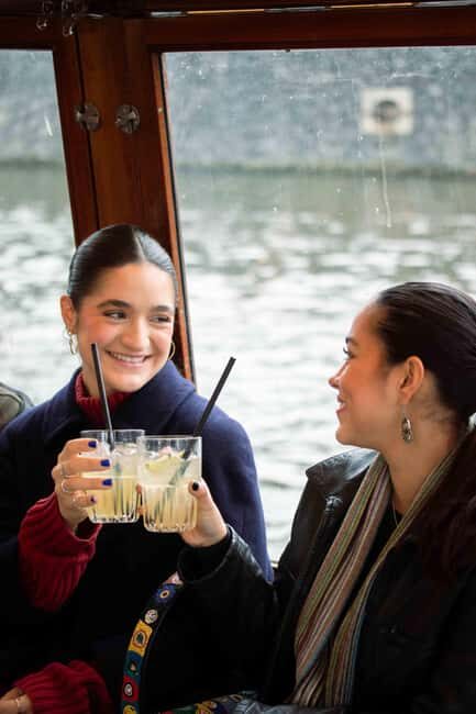 Amsterdam: Luxury Saloon Boat Cruise with Cocktails & Waffle - The Crew and Service: Why It Makes a Difference