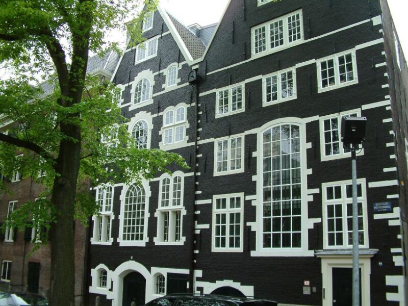 Amsterdam Old City Private Walking Tour - Exploring the Heart of Amsterdam on Foot