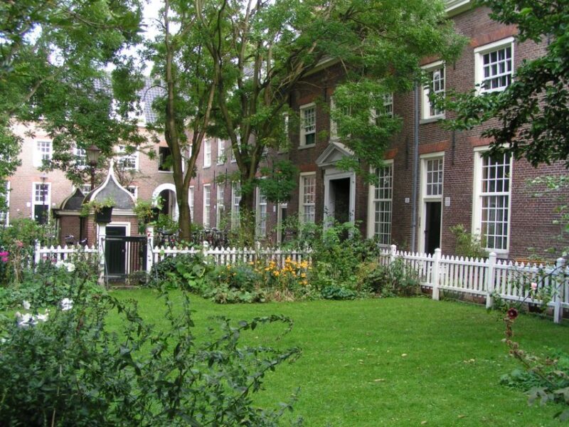 Amsterdam Old City Private Walking Tour - Who Will Appreciate This Tour?