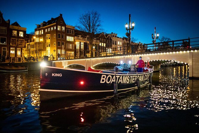 Amsterdam Open Boat Cruise in Old City Center with Live Guide - Who Will Love This Tour?