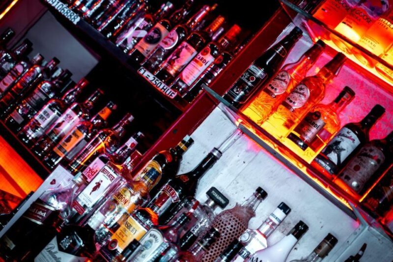 Amsterdam: Original Pub Crawl Party with VIP Entrance - What to Expect from the Tour