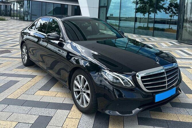 Amsterdam Private Arrival or Departure Transfer - Key Points
