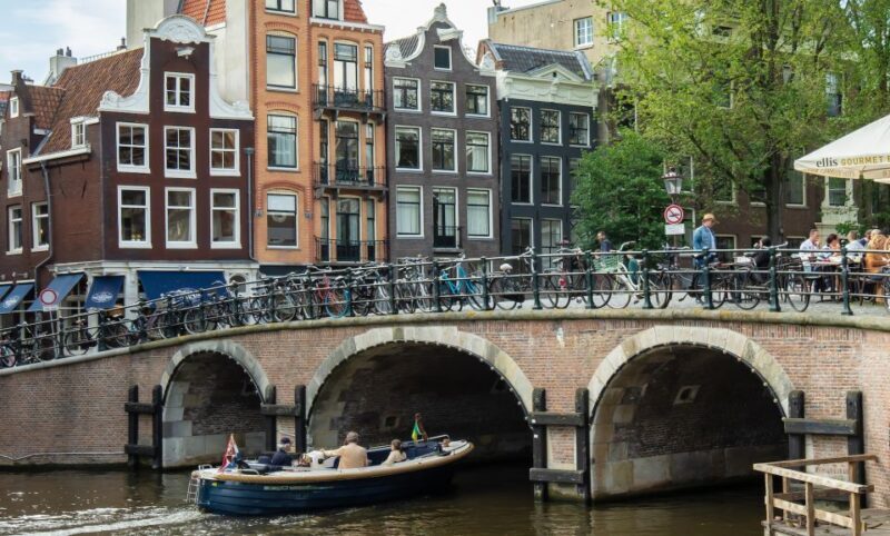 Amsterdam: Red Light District & City Tour German or English - Discover the Charm of Amsterdam with a Red Light District & City Tour