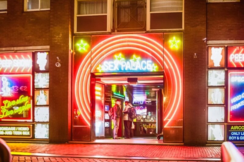 Amsterdam Red Light District & Coffee Shop Tour - Real Insights from Reviews