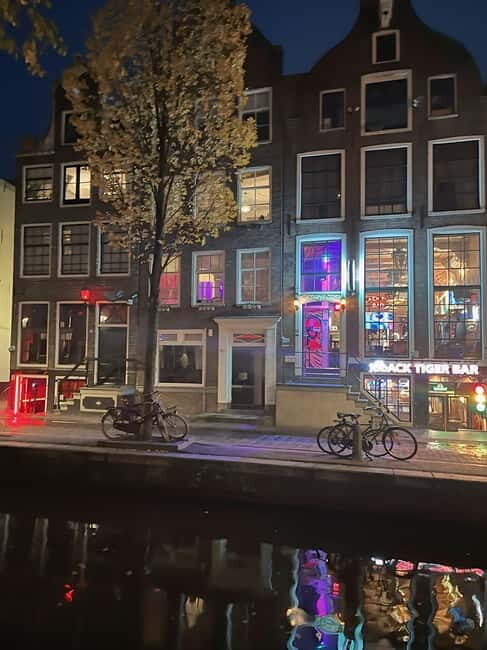 Amsterdam: Red Light District Tour in German/English for groups of 4 or more - The Practicality and Value of the Red Light District Tour