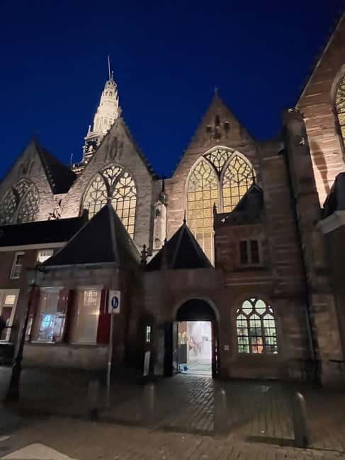 Amsterdam: Red Light District Tour in German/English for groups of 4 or more - The Sum Up  