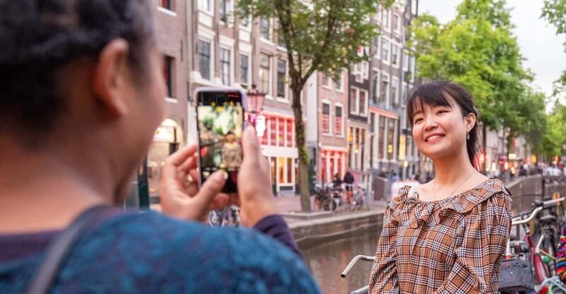 Amsterdam: Red Light Tour Exclusive + Peep Show - Practicalities and What to Expect