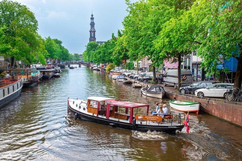 Amsterdam: Small-Group Canal Cruise incl. Drinks and Snacks - What’s Included: Food, Drinks, and Comforts