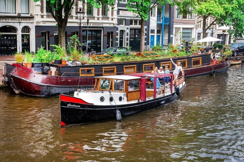 Amsterdam: Small-Group Canal Cruise incl. Drinks and Snacks - Who Will Love This Tour?