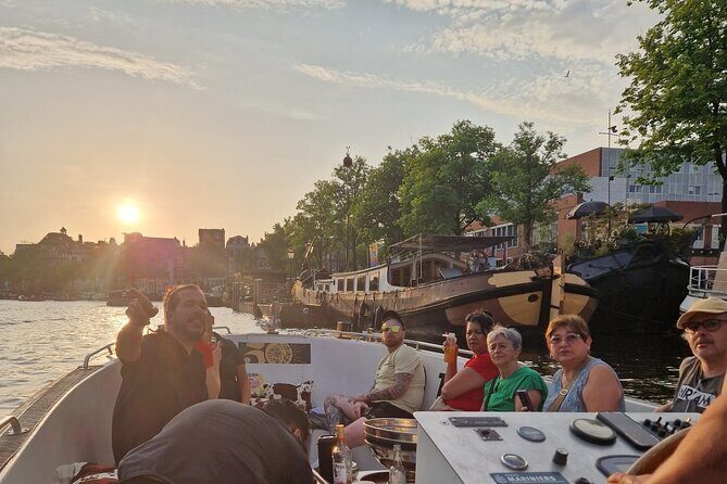 Amsterdam: Smoke Friendly Cruise - Amsterdam: Smoke Friendly Cruise - A Unique Canal Experience