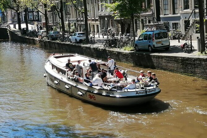 Amsterdam The Bulldog Boat Smoke Friendly Cruise + 2 drinks - FAQ