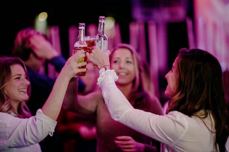 Amsterdam: Ultimate VR Experience: 60 minutes - The Social and Competitive Edge