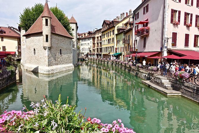 Annecy - Venice of the Alps - Tour from Geneva - Group Size and Guide Quality