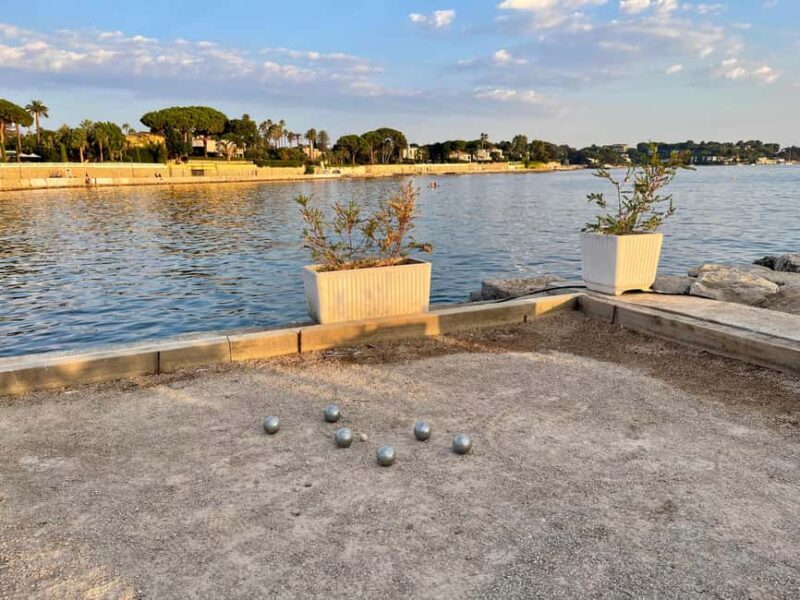 Antibes : Play Pétanque by the sea with a passionate host - Insights from Reviewers