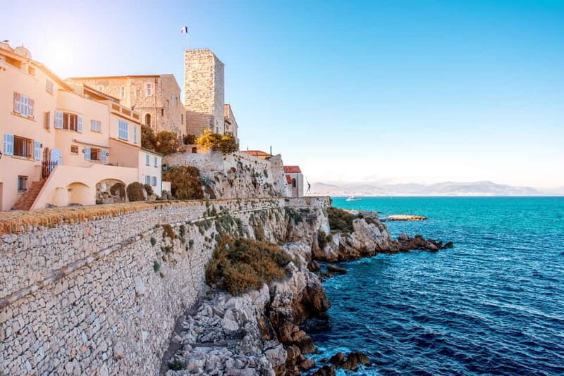 Antibes Walking Tour + little tasting and souvenir - Key Points