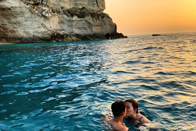 Aperitif at sunset - Key Points