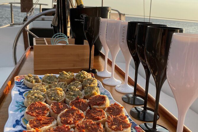 Aperitif at sunset on a sailboat - An In-Depth Look at the Experience