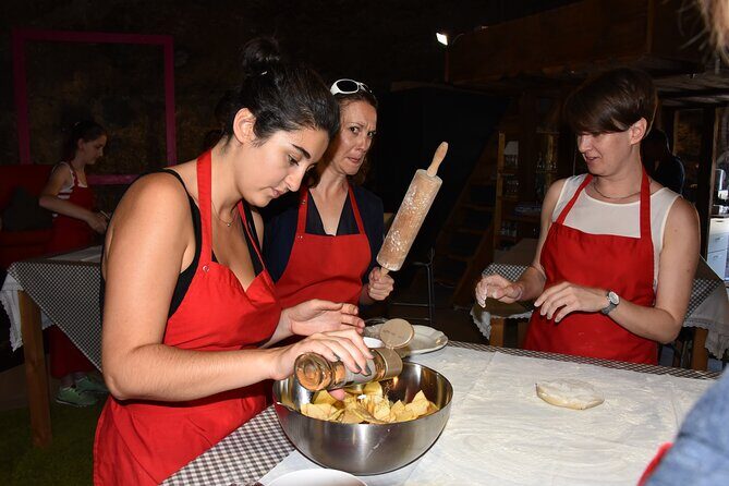Apple Strudel & Prezel Cooking Class incl. Dinner & Music - Introduction