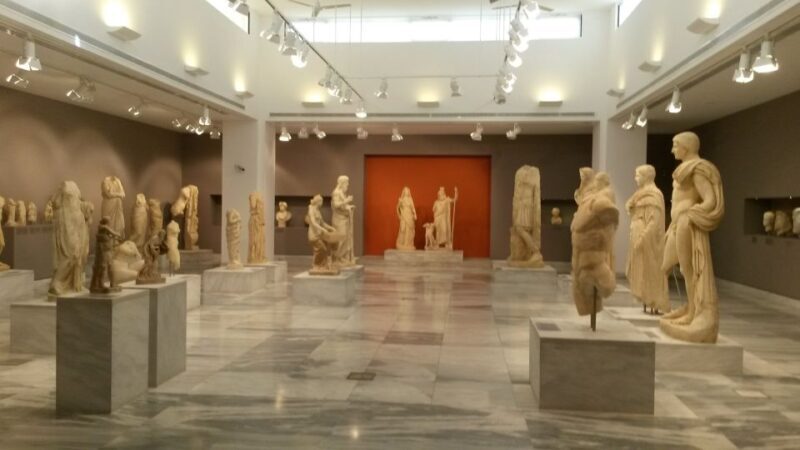 Archaeological Museum of Heraklion: Guided Walking Tour - The Building and Location